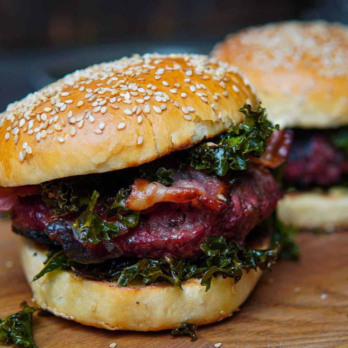 Hamburguesa de col rizada | Receta original Kamado | MONOLITH